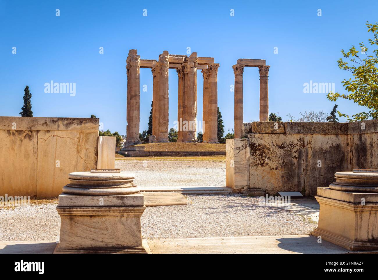Athens greece ruins hi-res stock photography and images - Alamy