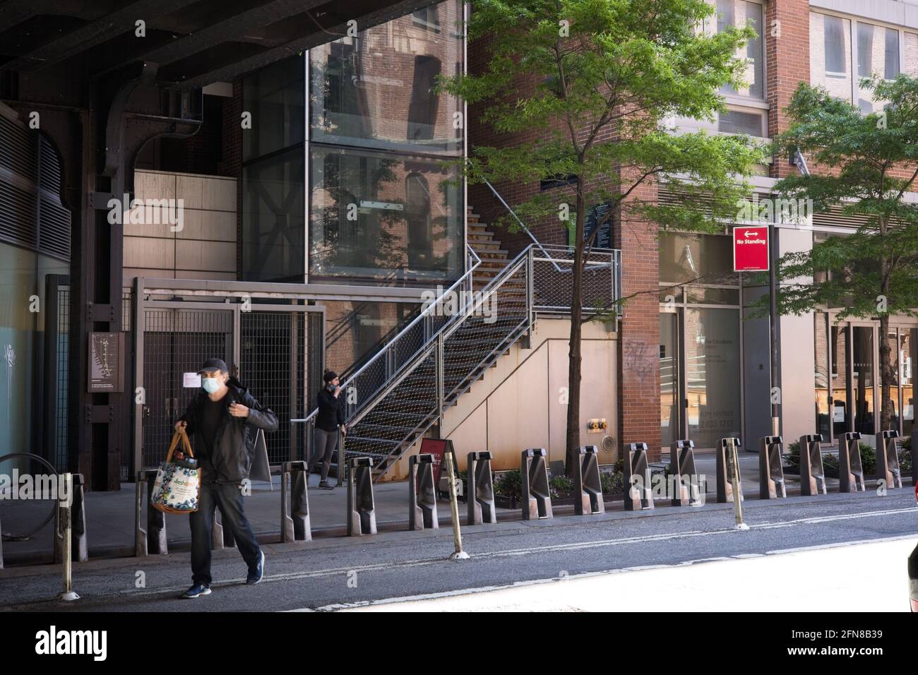 High line and new york and sunny hi-res stock photography and images ...