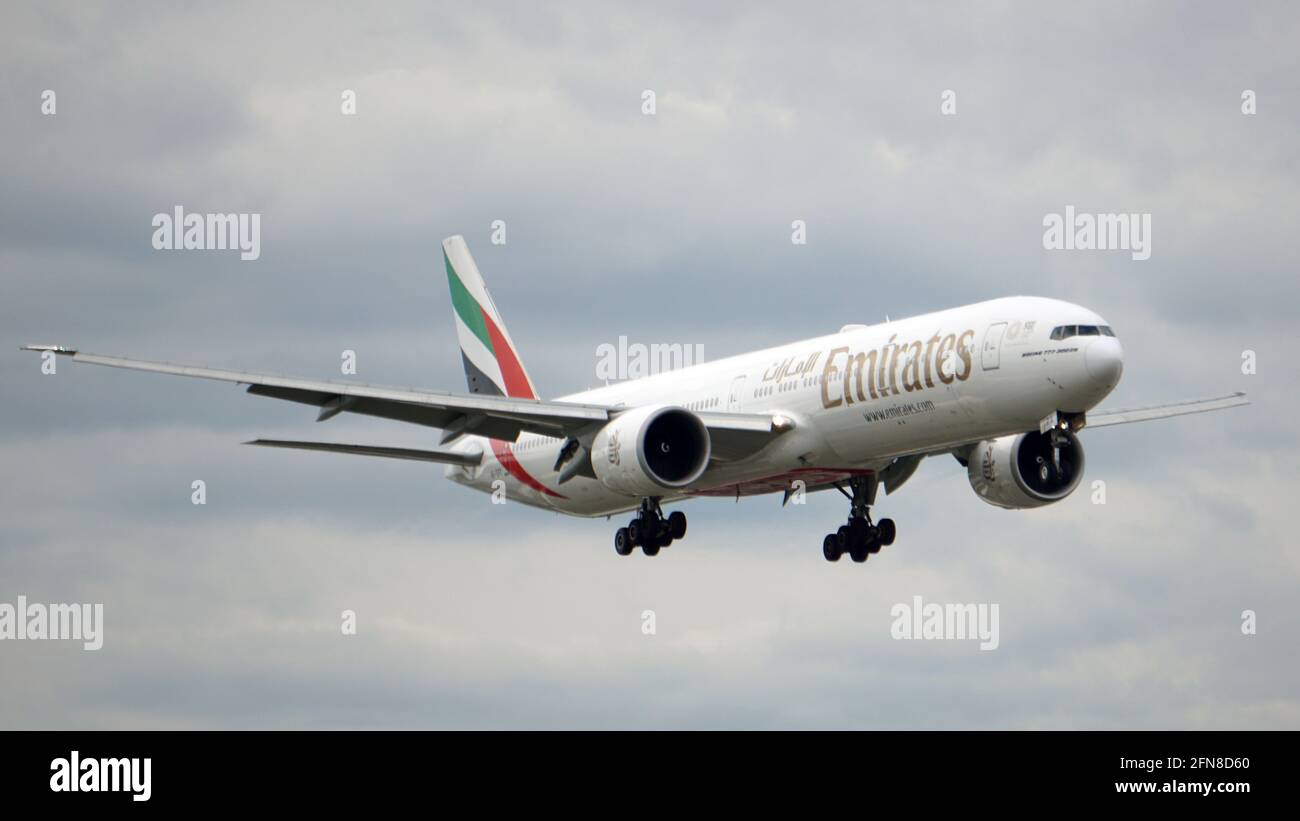 Emirates Boeing 777-300ER airplane lands at Chicago O'Hare ...