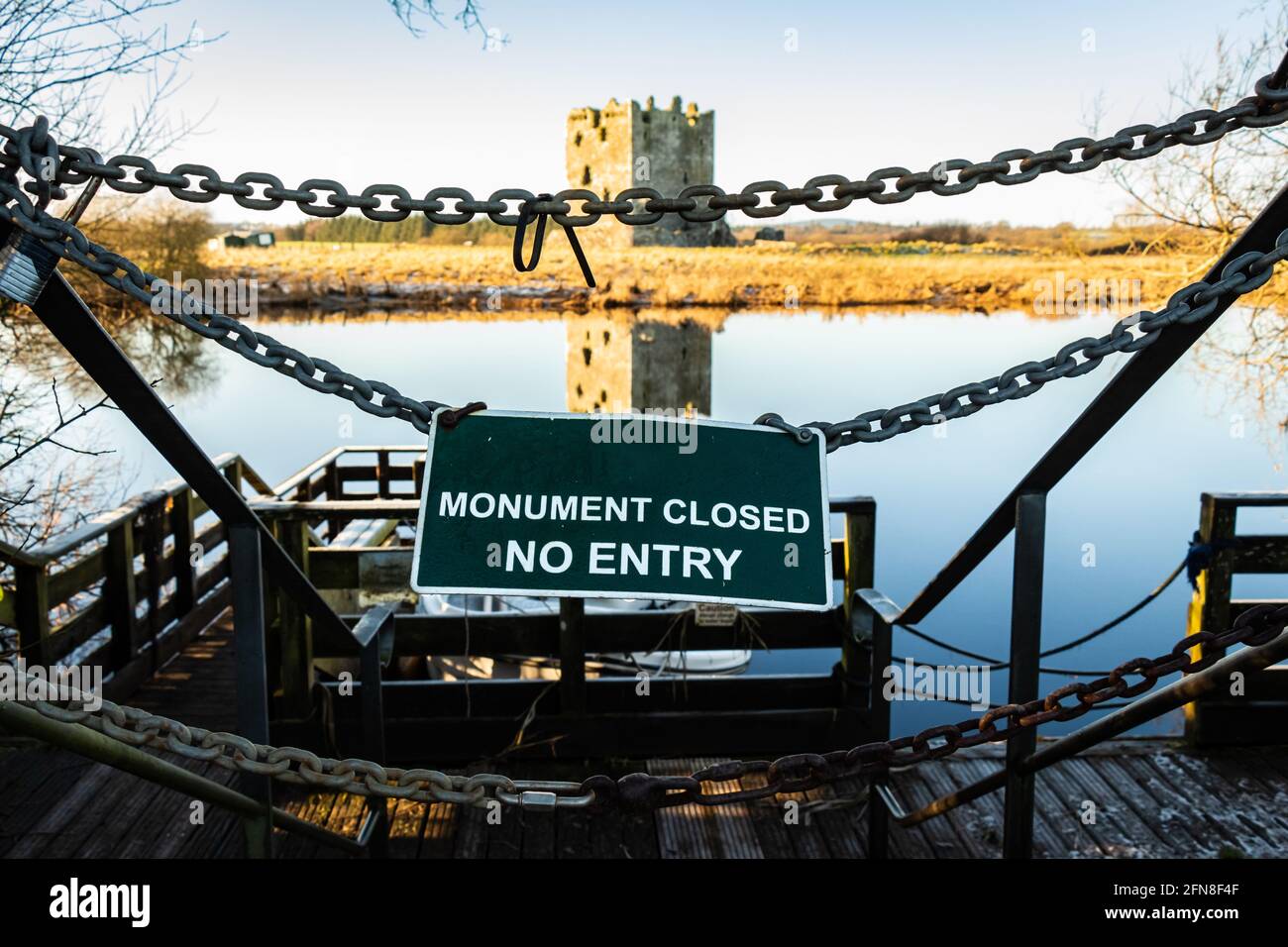 Monument Closed, no entry sign, Threave Castle, Castle Douglas ...