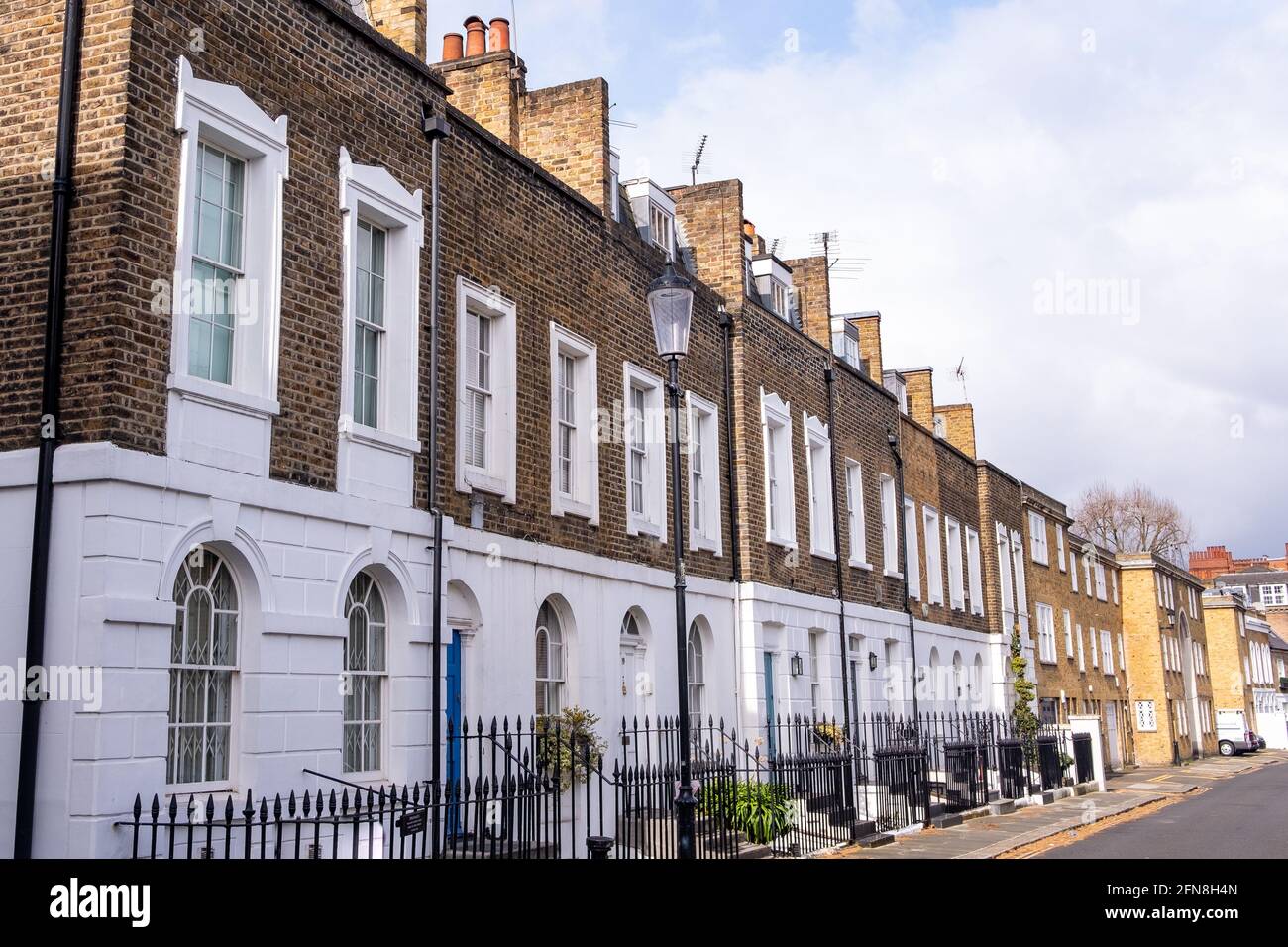 Residential road of terraced houses in Chelsea & Kensington borough of ...