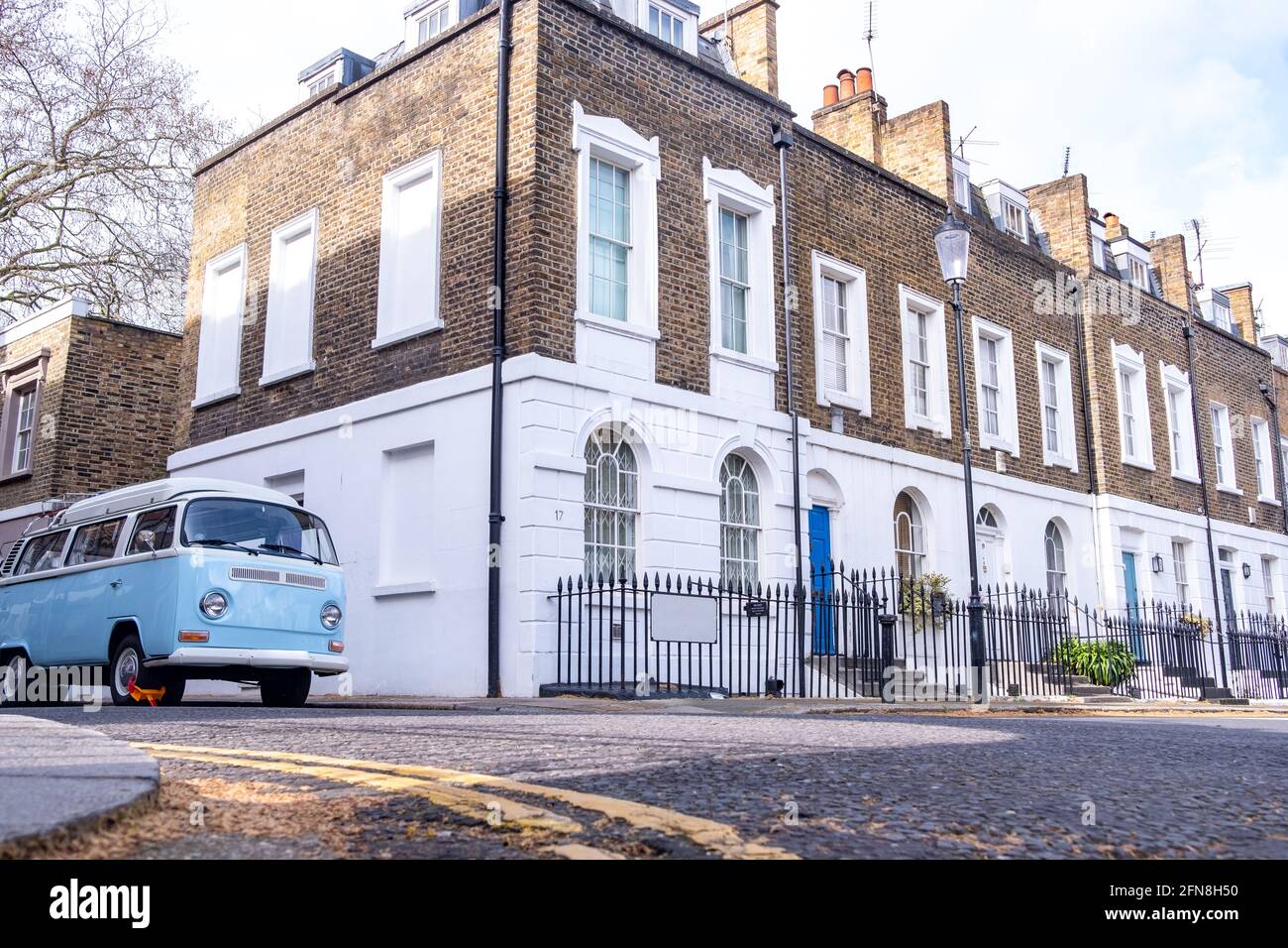 Residential road of terraced houses in Chelsea & Kensington borough of ...