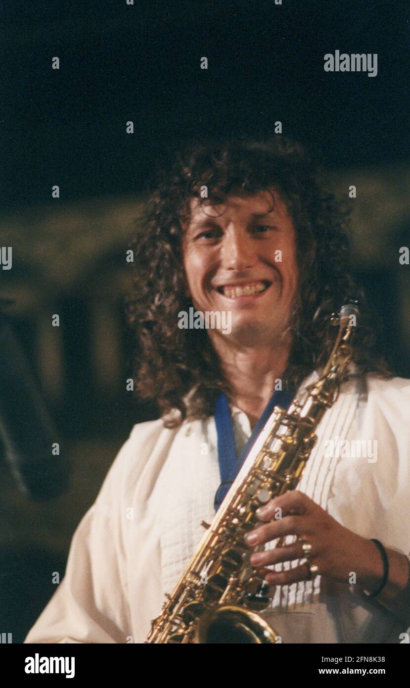 Stringle hi-res stock photography and images - Alamy