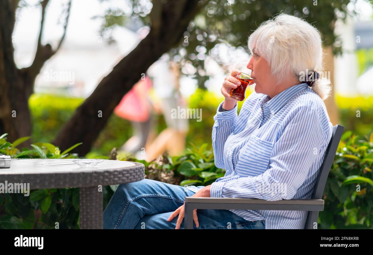 Outdoor seated balcony hi-res stock photography and images - Alamy