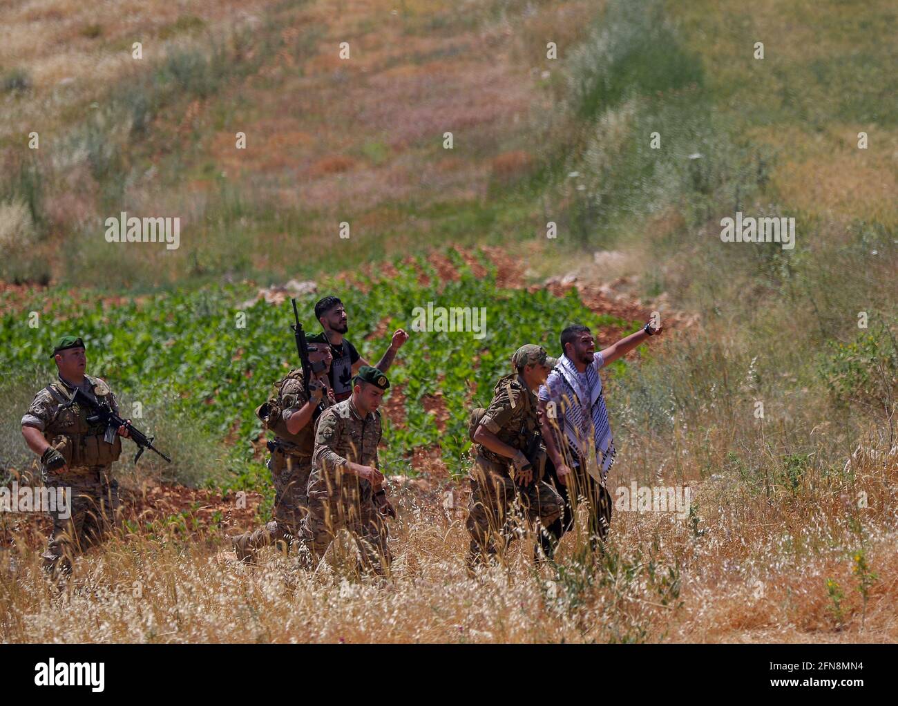 Maroun Al Ras, Lebanon. 15th May, 2021. Lebanese soldiers arrest ...