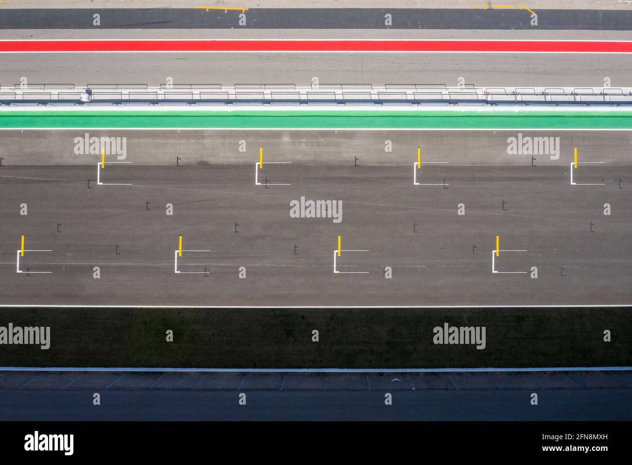 Car race track top view hi-res stock photography and images - Alamy