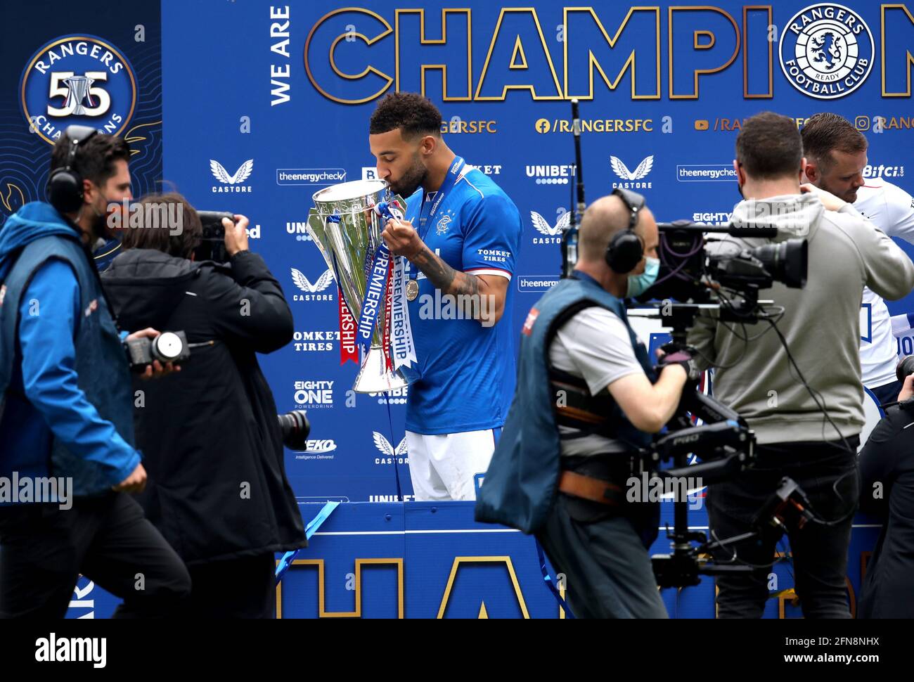 Rangers scottish premiership trophy hi-res stock photography and images ...