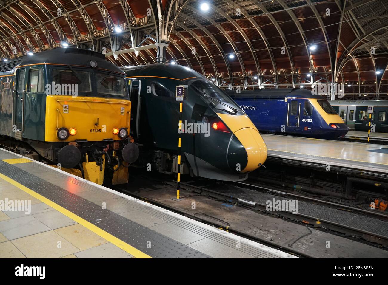 Great Western Railway Paddington Station. Class 57, Class 800 & Class ...