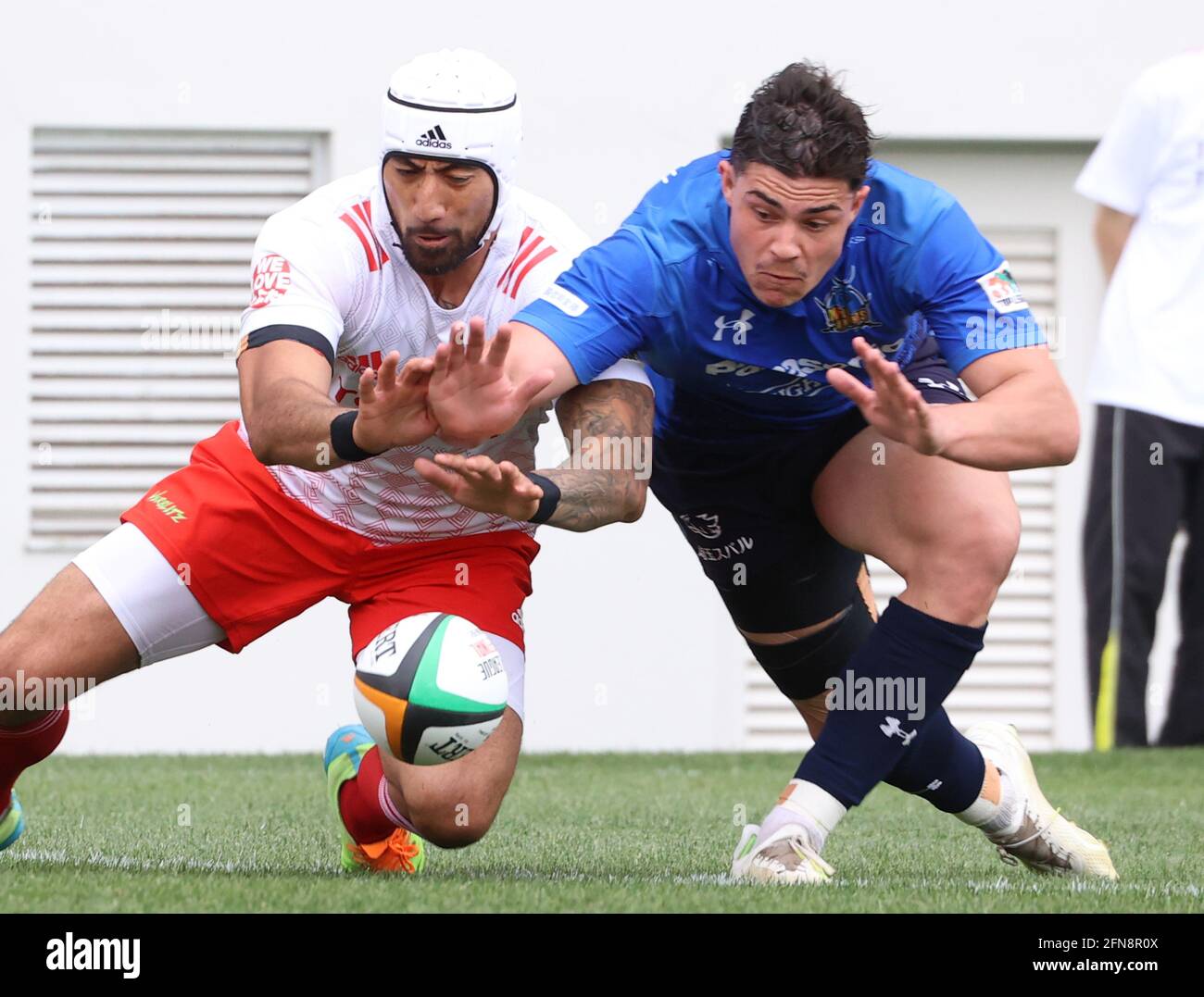 Higashi Osaka, Japan. 15th May, 2021. Toyota Verblitz wing back Jamie ...