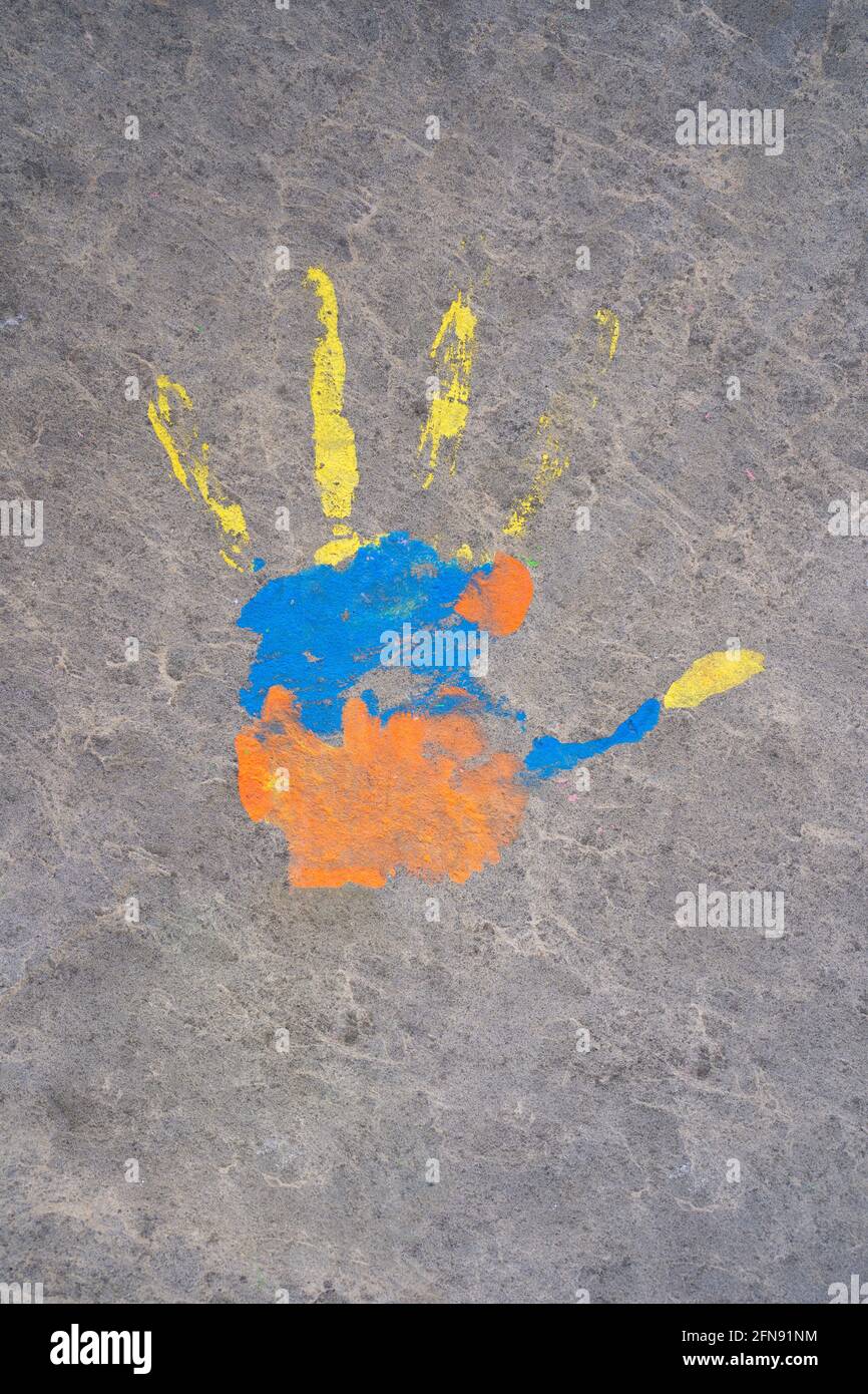 Hand trace hi-res stock photography and images - Alamy