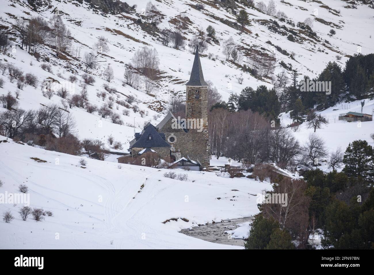 Route between Montgarri and Pla de Beret in winter with snow (Aran ...