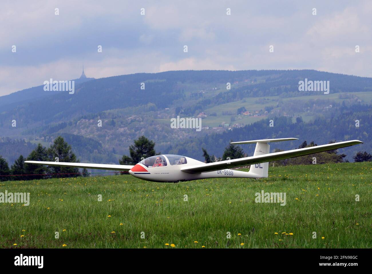 Self launching glider hi-res stock photography and images - Alamy