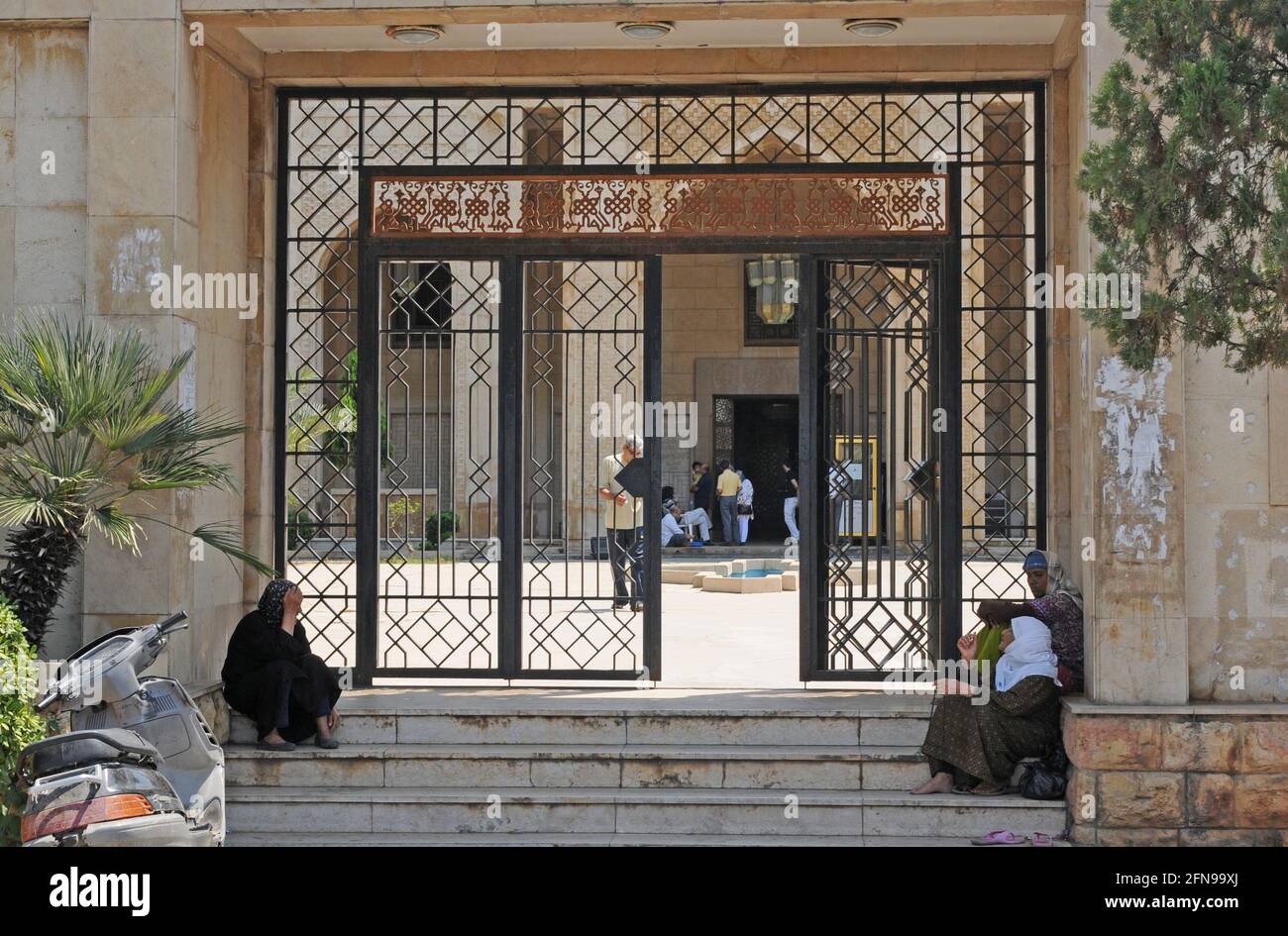 Imam al sadeq mosque hi-res stock photography and images - Alamy