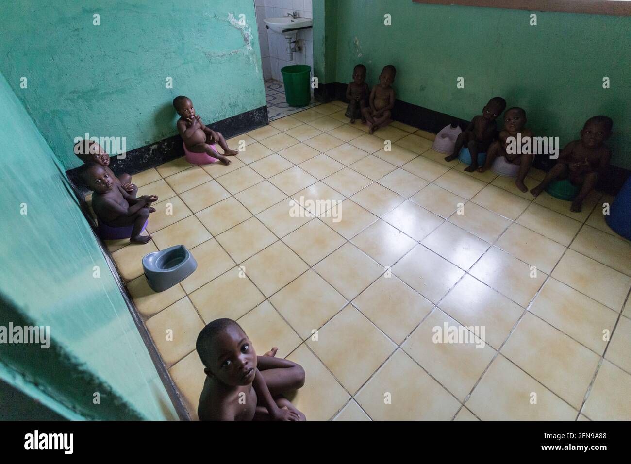 African babies orphanage hi-res stock photography and images - Alamy