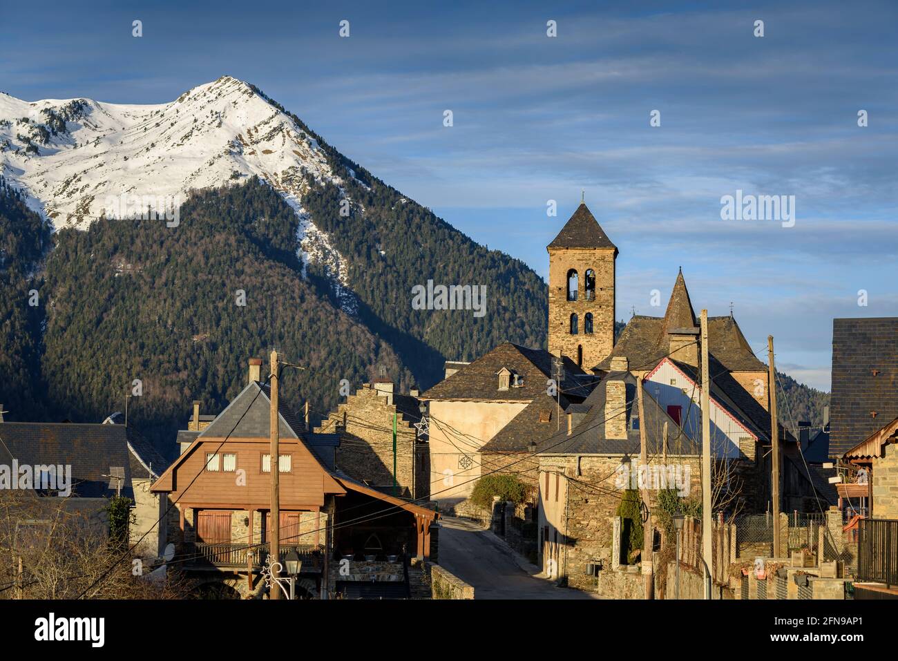 Views of Vilamòs village and the surrounding mountains (Aran valley ...
