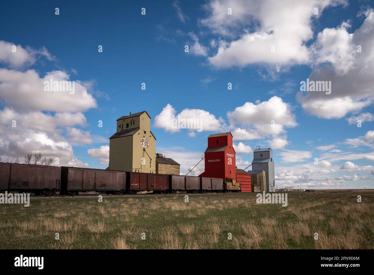 Mossleigh, Alberta - May 1, 2020: Historic elevator row in Mossleigh ...