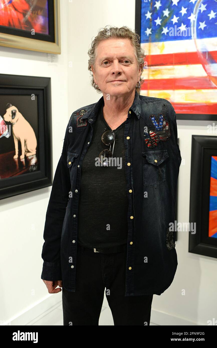 Hollywood - FL - 20200109 Rick Allen of Def Leppard displays his art ...