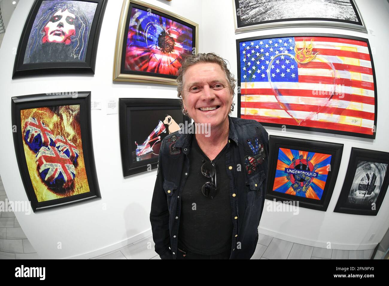 Hollywood - FL - 20200109 Rick Allen of Def Leppard displays his art ...