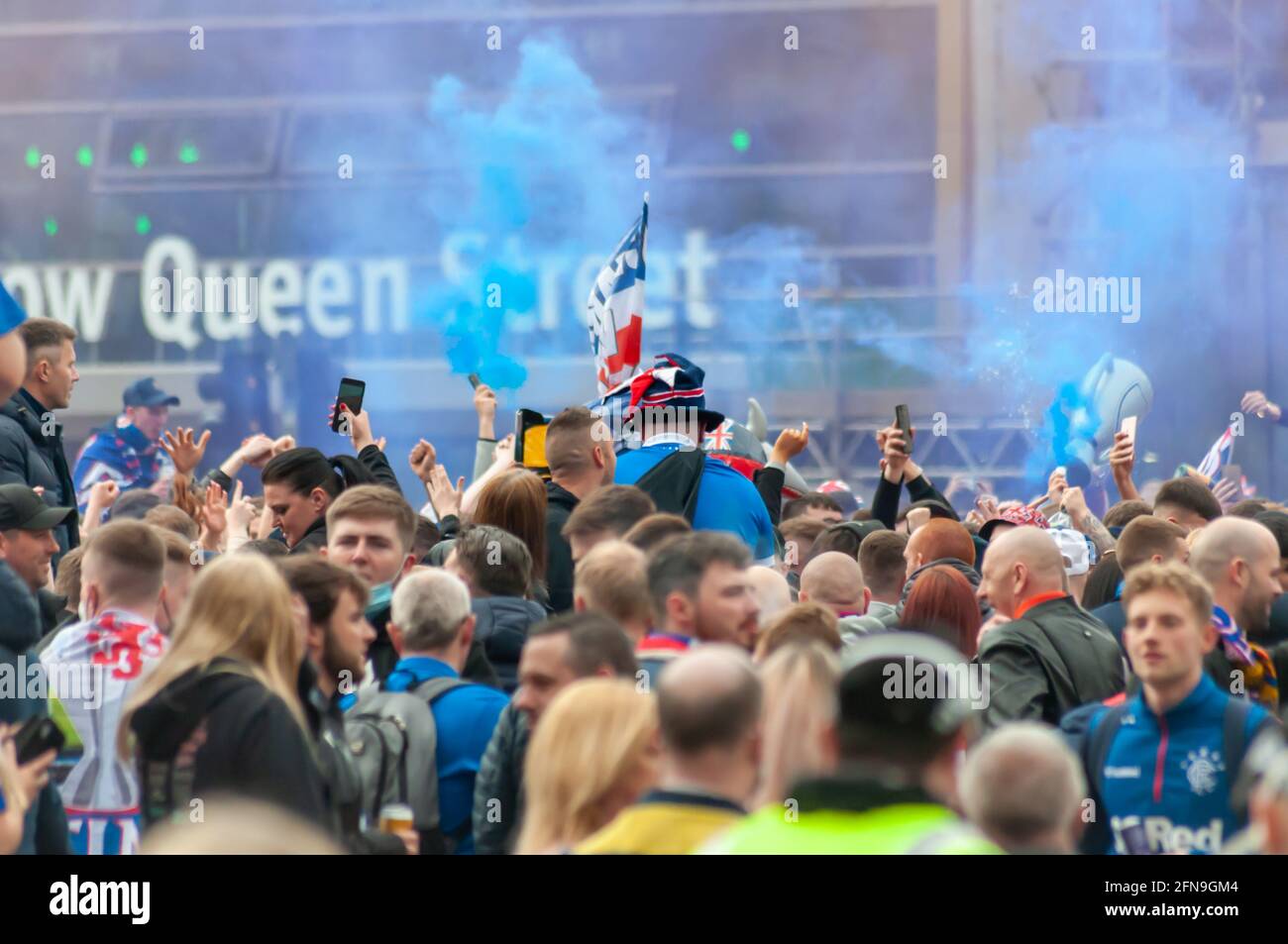 Rangers scottish premier league trophy hi-res stock photography and ...