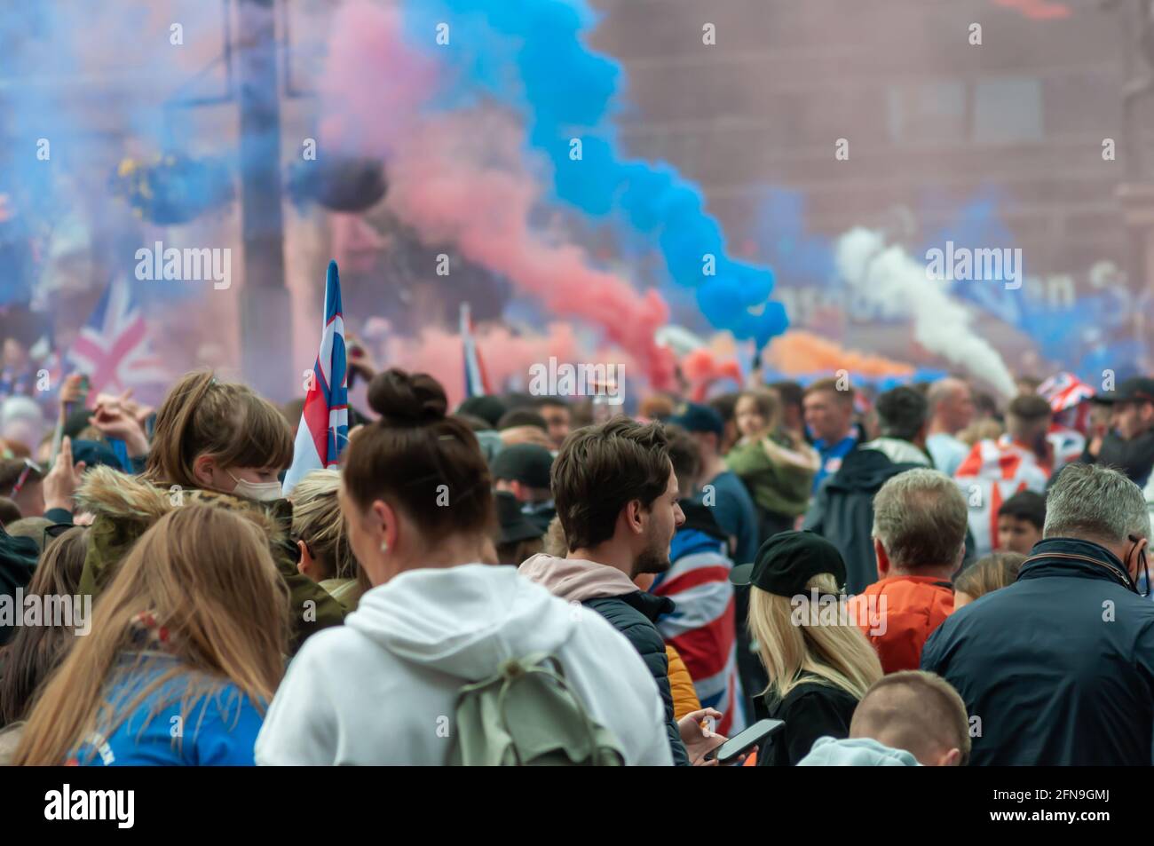 Rangers team with the scottish premier league trophy hi-res stock ...