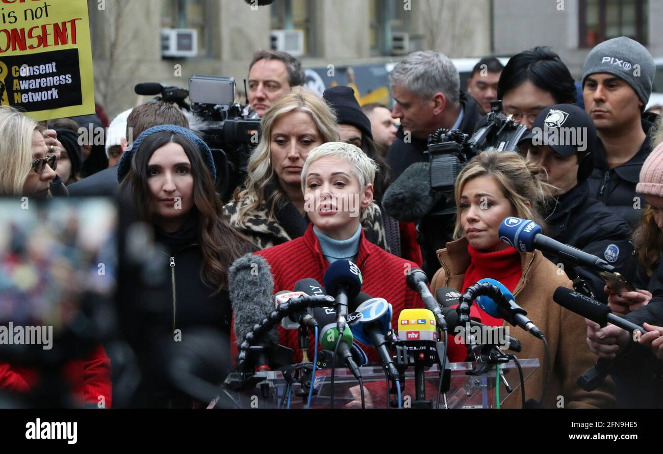 New York Ny 20200106 Harvey Weinstein Accusers Hold Press