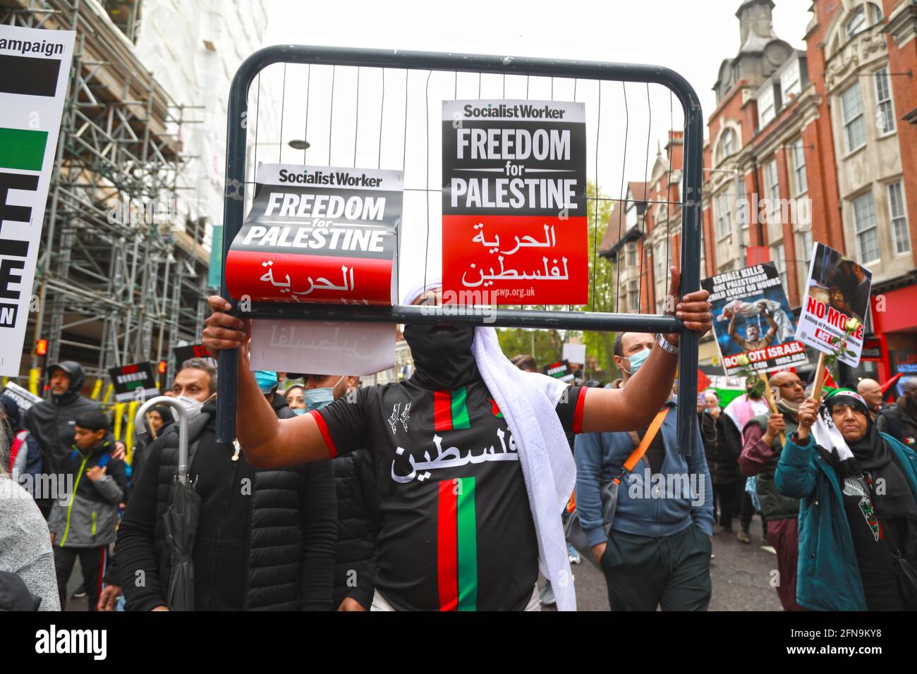 Israeli Embassy - London, UK, 15th May, 2021; Many thousands of people ...