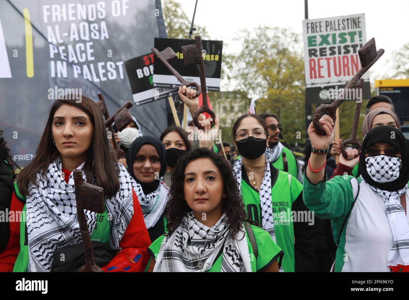 Israeli Embassy - London, UK, 15th May, 2021; Many thousands of people ...