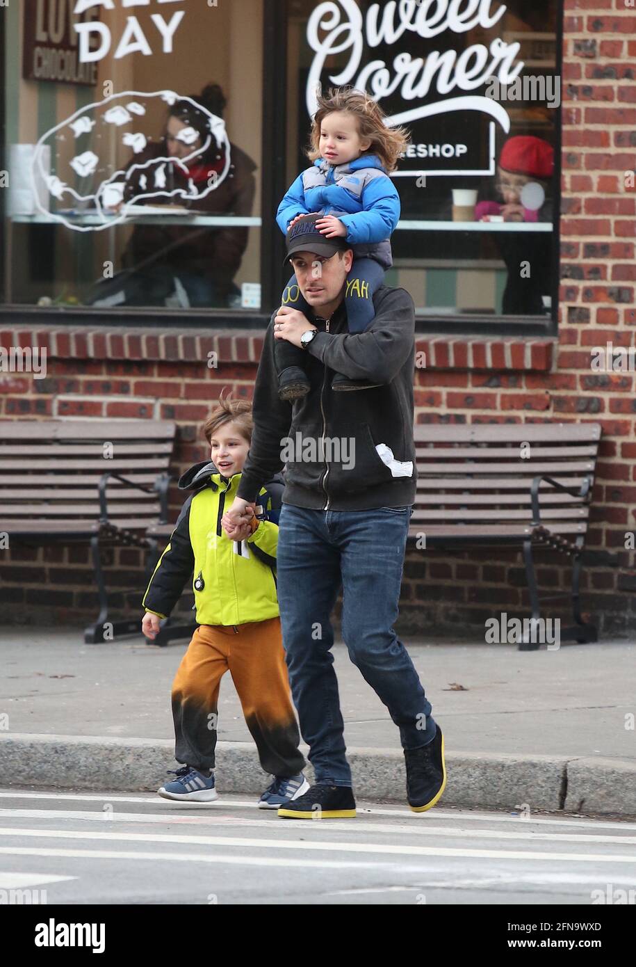 New York - NY - 01/19/2020 - Jason Biggs and sons Sid Biggs (5 years ...