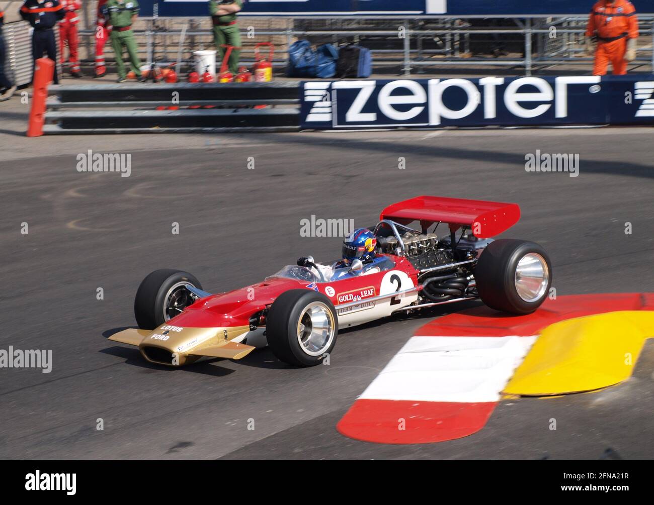 Lotus gold leaf f1 hi-res stock photography and images - Alamy