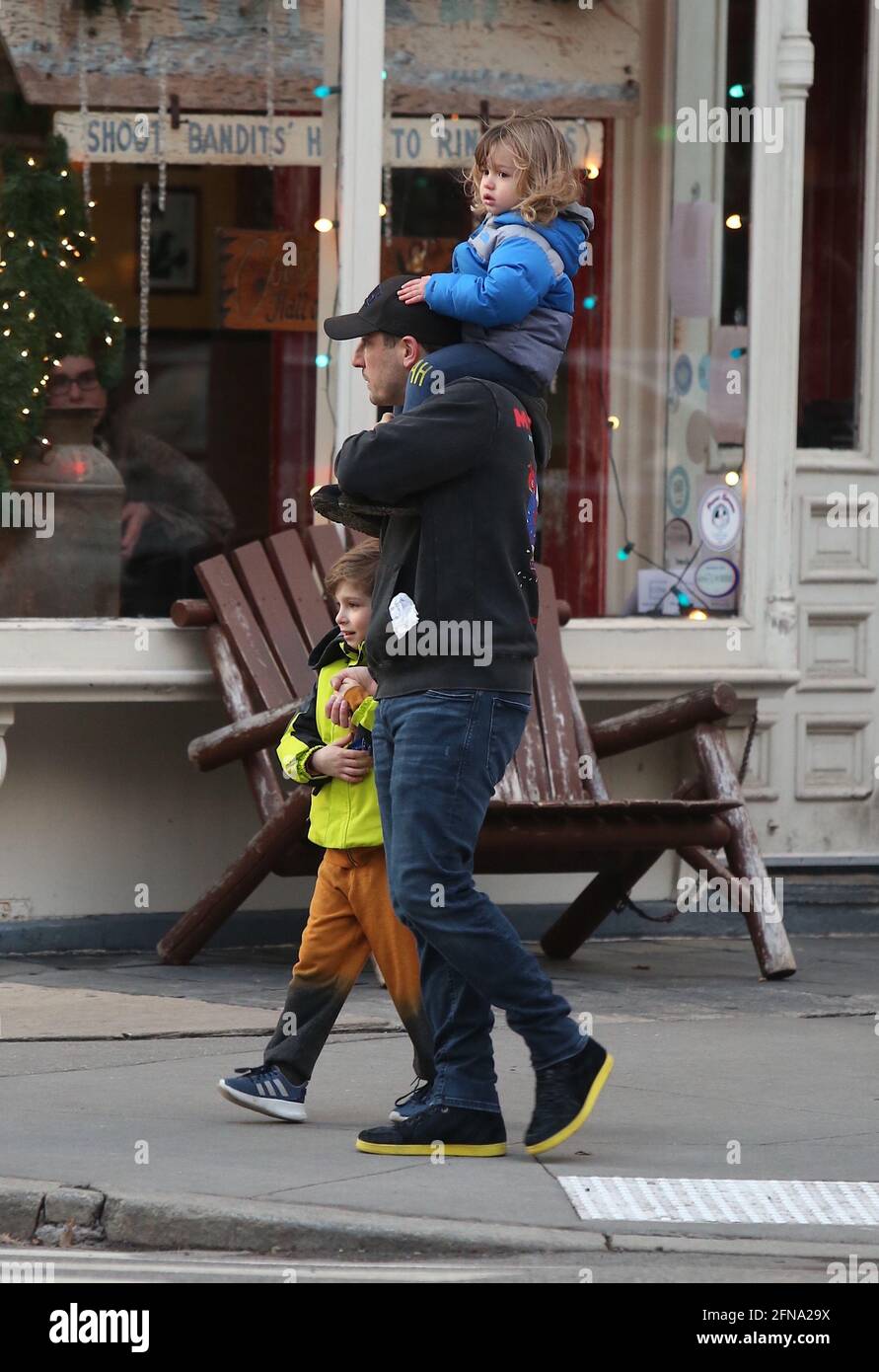 New York - NY - 01/19/2020 - Jason Biggs and sons Sid Biggs (5 years ...