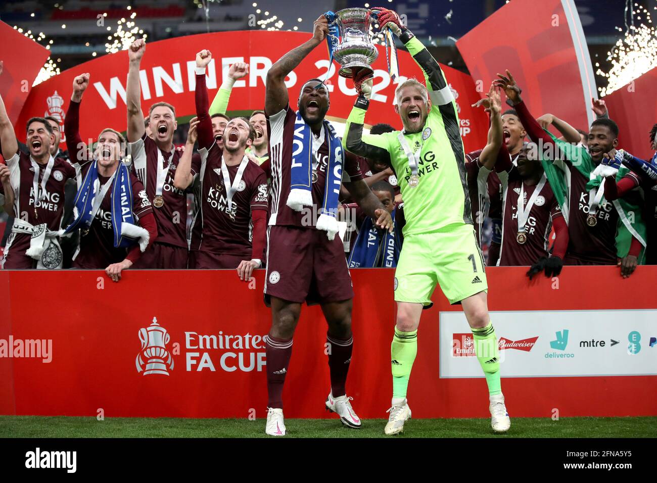 Wes morgan fa cup trophy hi-res stock photography and images - Alamy