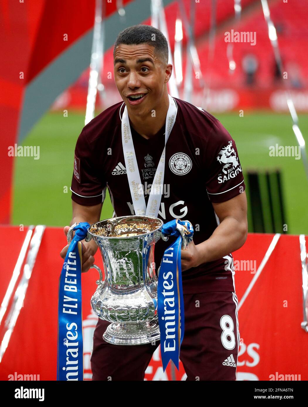 Tielemans fa cup trophy hi-res stock photography and images - Alamy