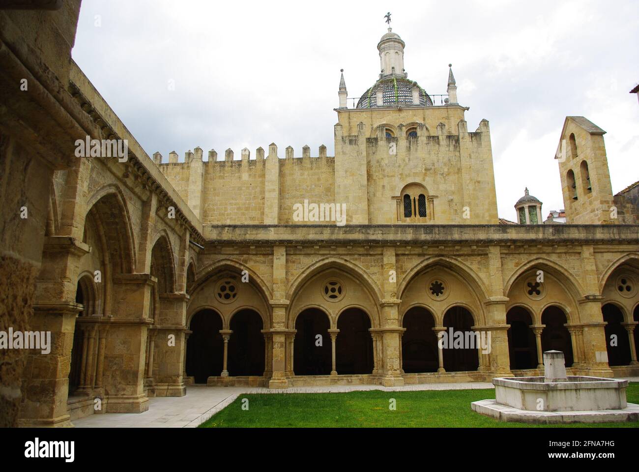 Santa cruz monastery hi-res stock photography and images - Alamy