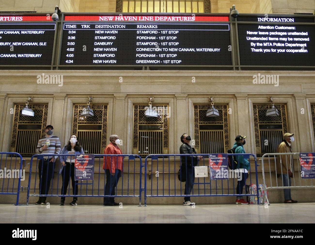 Train ticket booths hi-res stock photography and images - Alamy