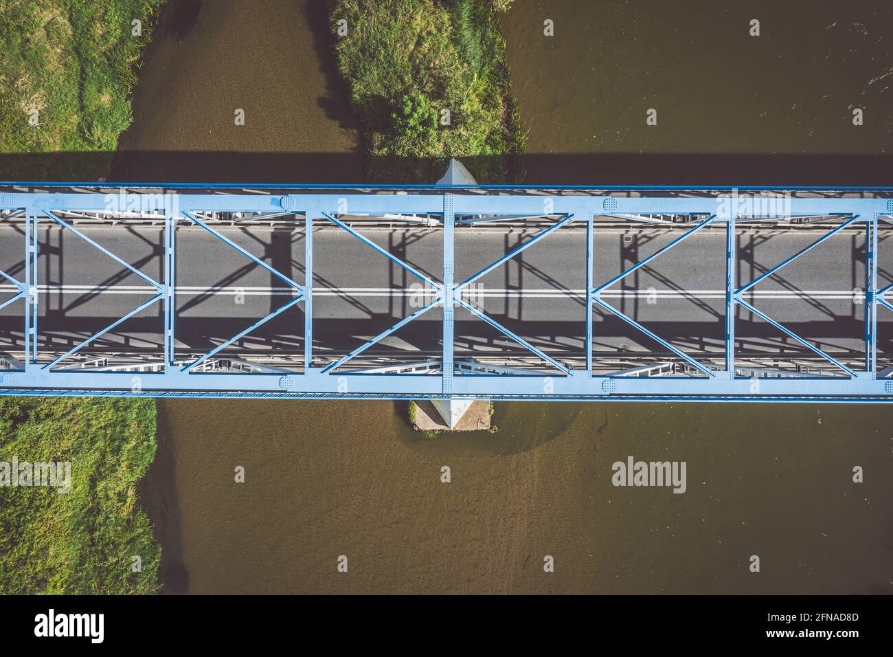 Top down bridge hi-res stock photography and images - Alamy