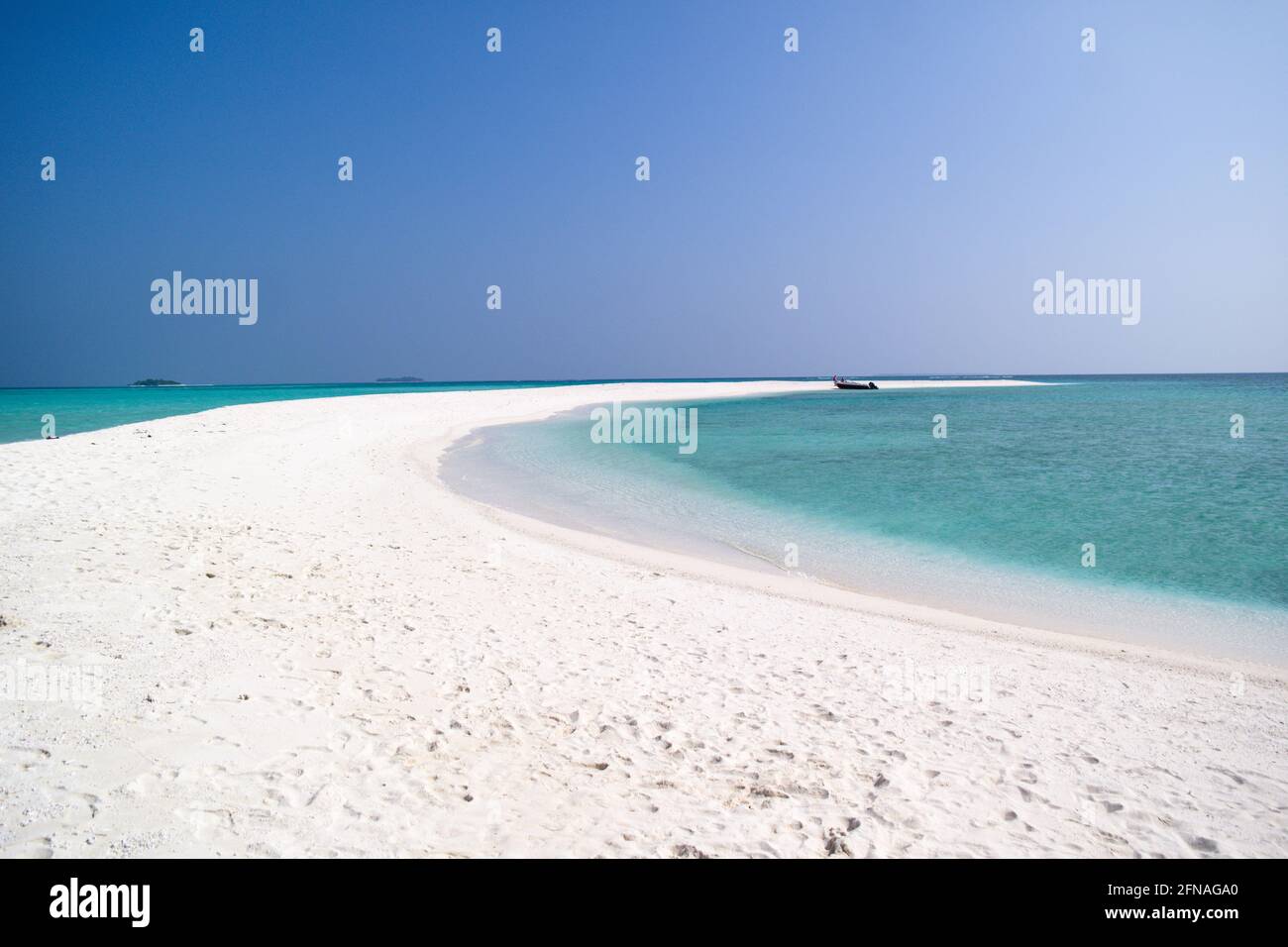Maldives sunbathing hi-res stock photography and images - Alamy
