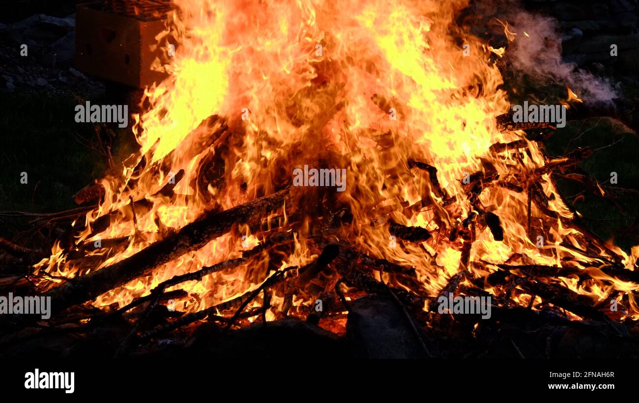 Bonfire, burning brush, controlled fire, flames Stock Photo - Alamy