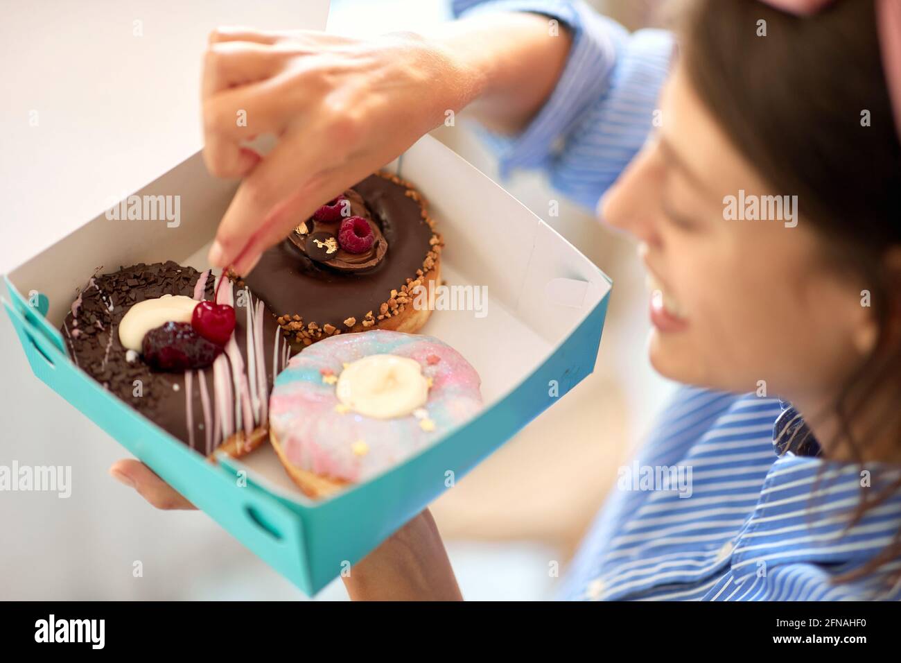 Donuts and happiness hi-res stock photography and images - Alamy