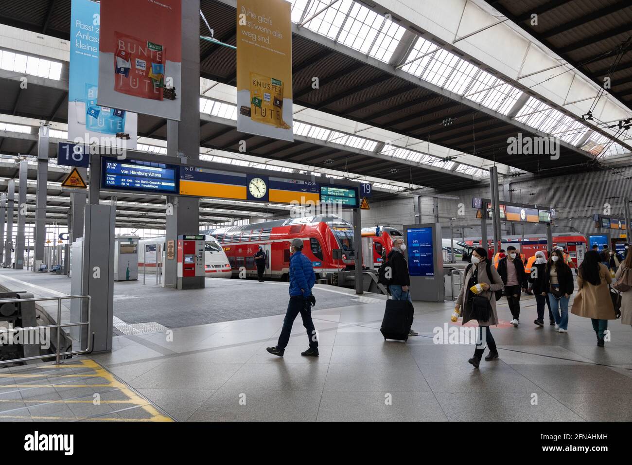 Munich central train station Stock Photo - Alamy