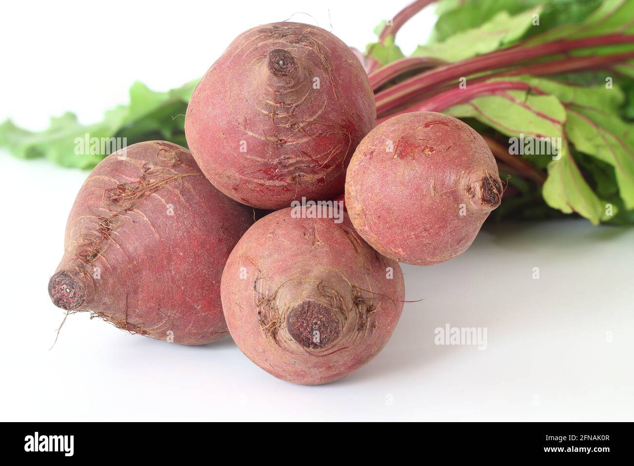 Red beet root with leaves isolated on white background. Healthy food ...