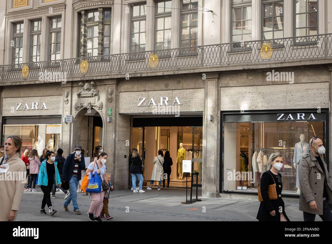 Zara store sign in Munich town center Stock Photo - Alamy
