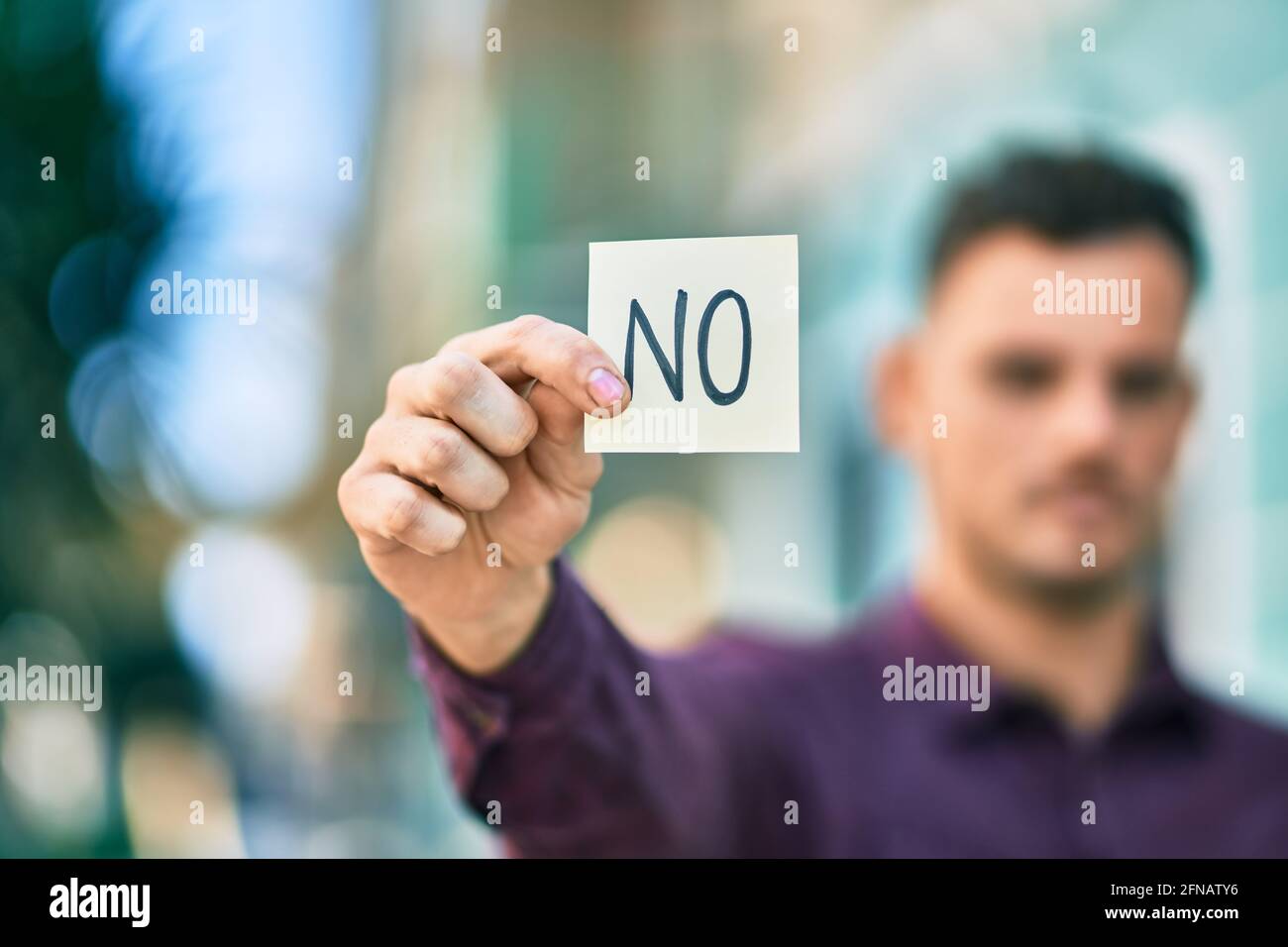 Man worried text message beard hi-res stock photography and images - Alamy