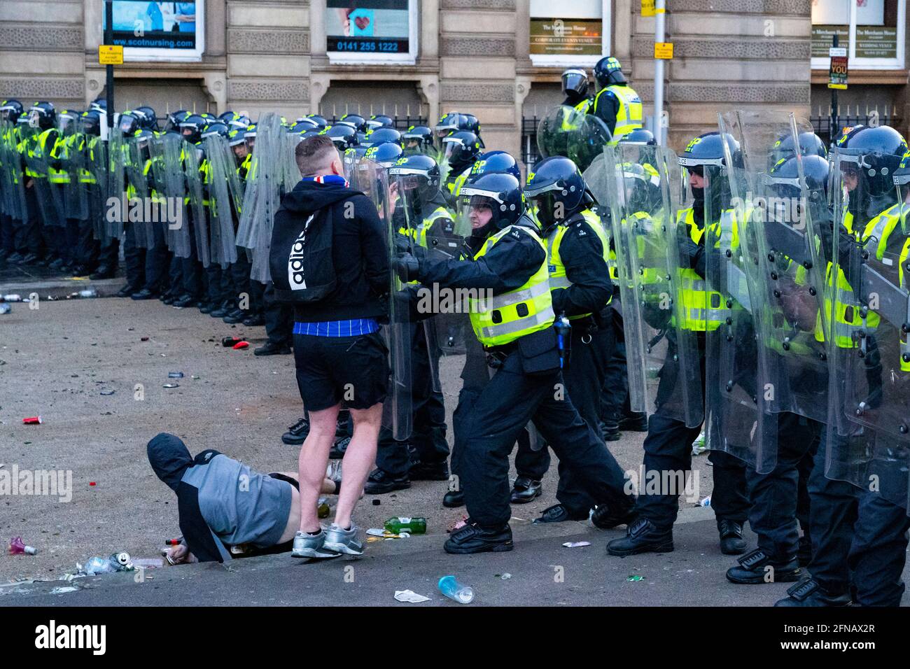 Man in george square hi-res stock photography and images - Alamy