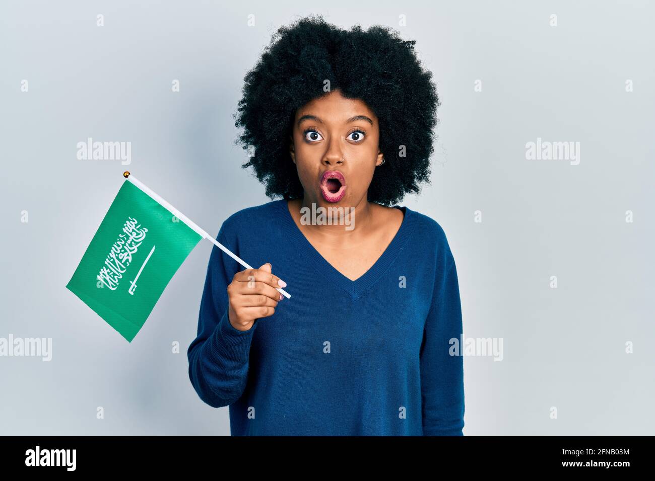 Face woman saudi arabia flag hi-res stock photography and images - Alamy