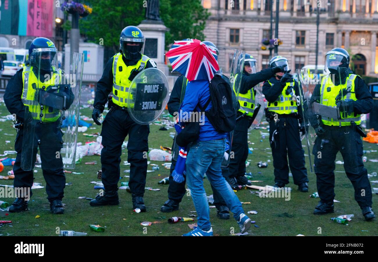 Rangers fc football fan hi-res stock photography and images - Alamy