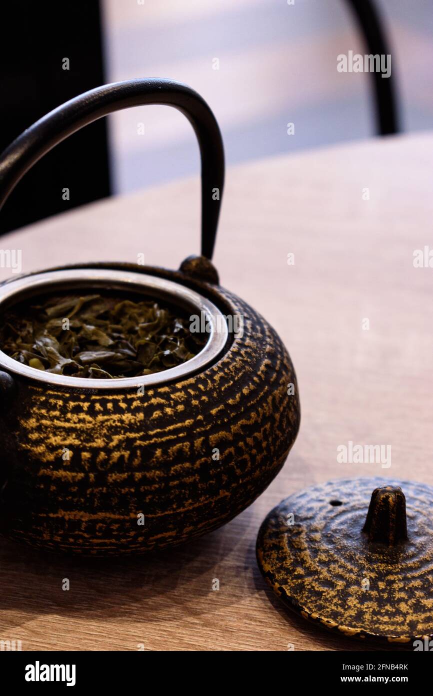Gold tea pot Stock Photo - Alamy