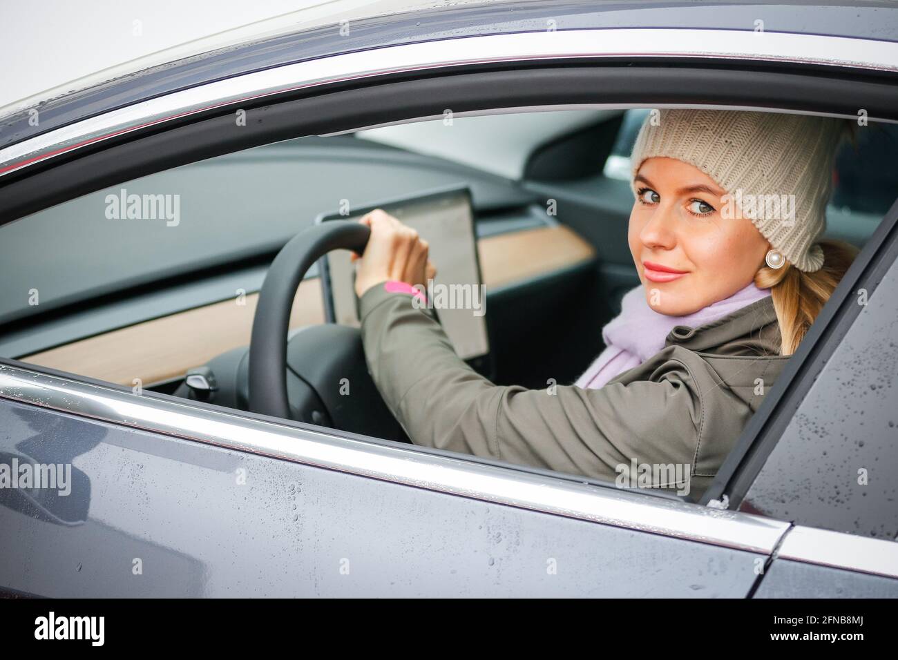 Beautiful woman electric car hi-res stock photography and images - Alamy