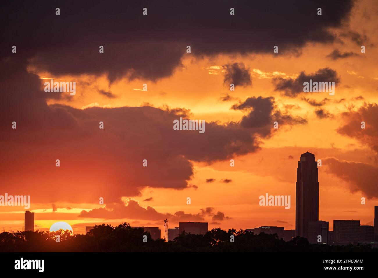 Houston, Texas, USA. 15th May, 2021. Sunset in Houston. The sun sets in ...