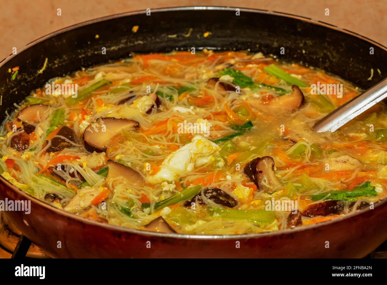 Rice Vermicelli Soup (Bouillion Mee-foon Stock Photo - Alamy