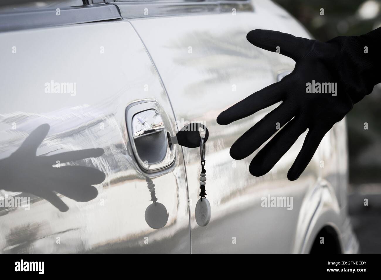 Lost door key hi-res stock photography and images - Alamy